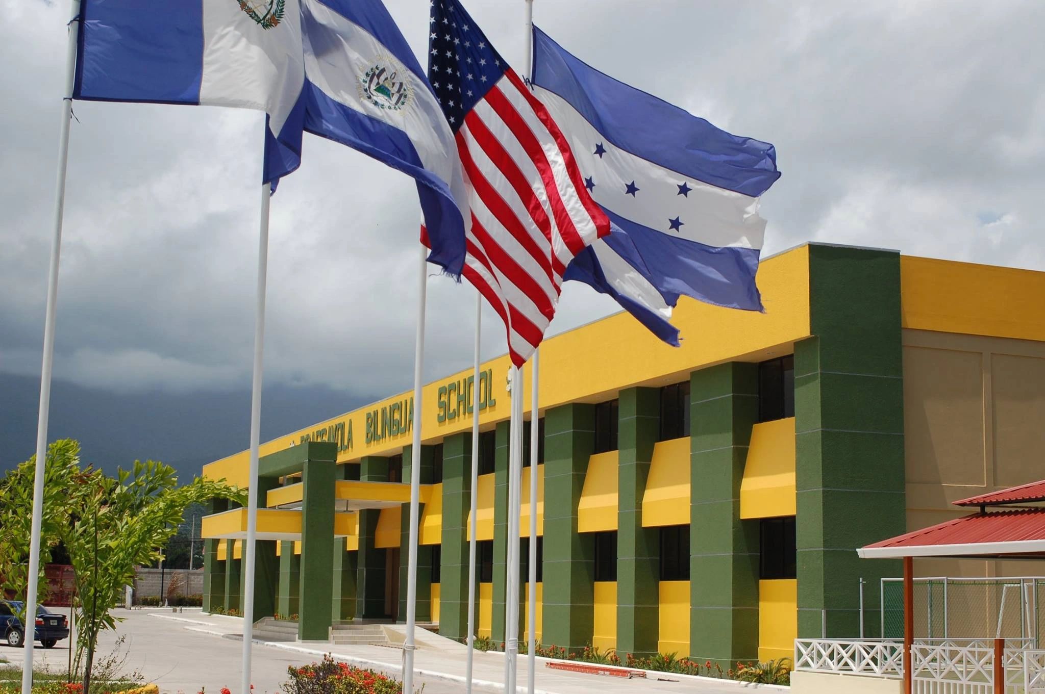 Brassavola Bilingual School