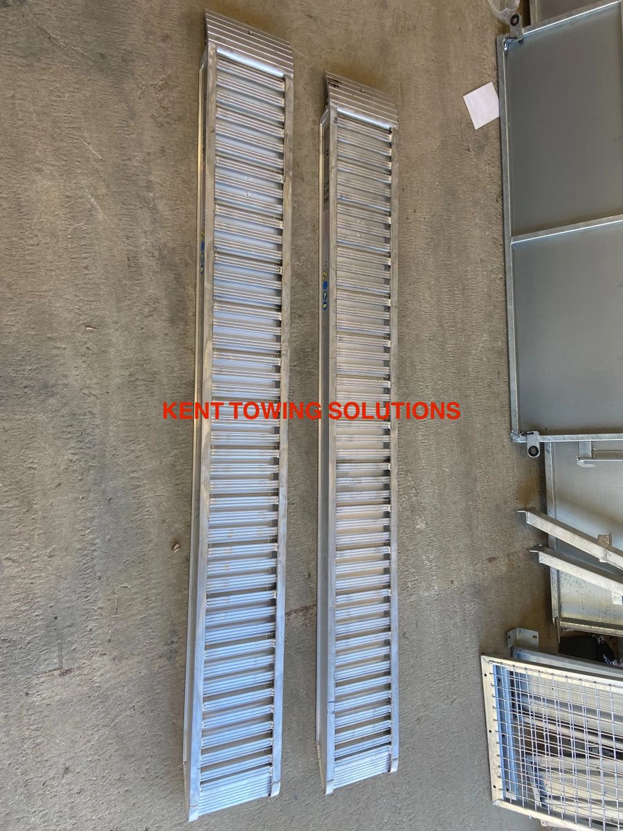 Set of Debon 2.4m Aluminium Ramps for PW2.3/PW2.4 Tipper Trailers