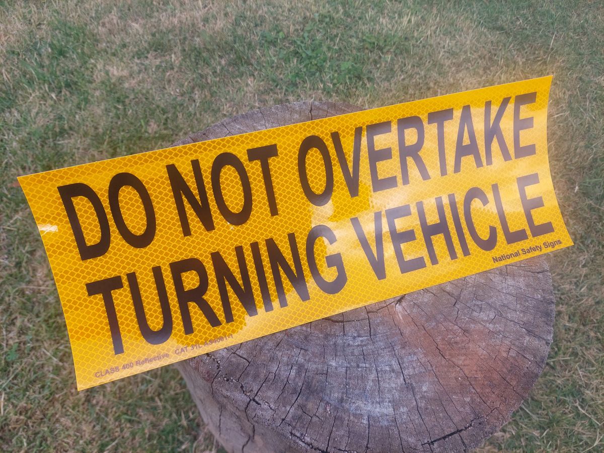 Do Not Overtake Turning Vehicle Sticker - Caravans