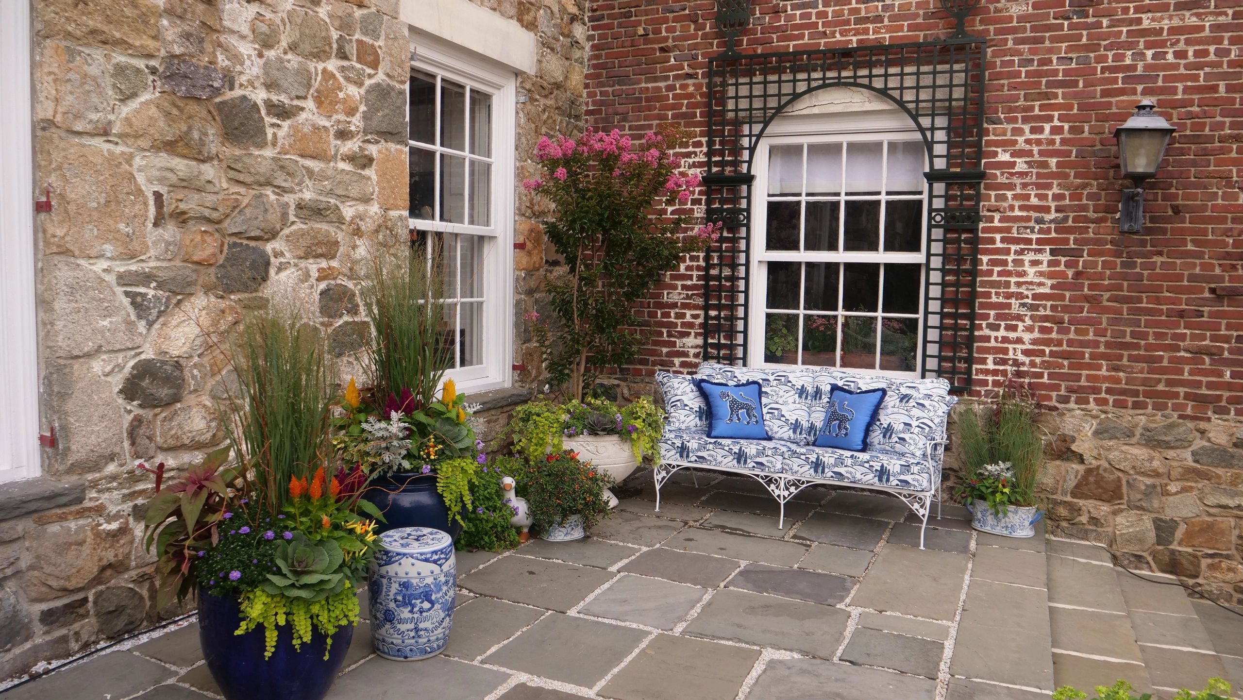 Classic Home & Garden