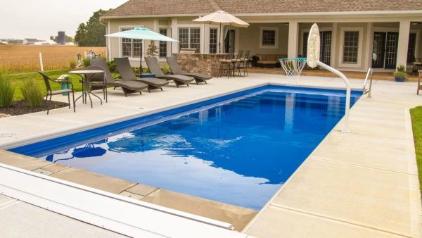 The Freedom Fiberglass Pool with Splash Pad