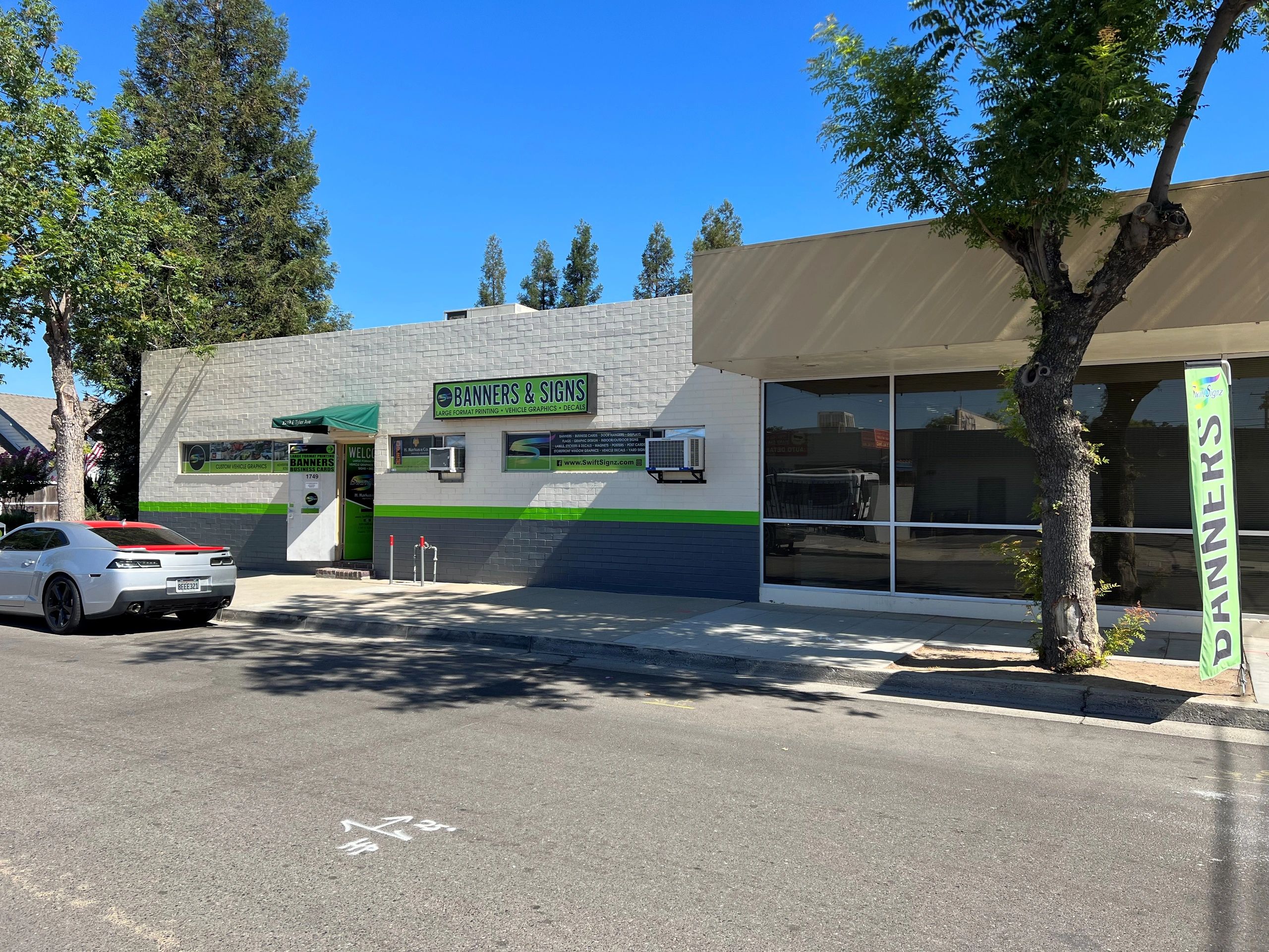 Swift Signz - Yard Signs, Vehicle Graphics, Banners