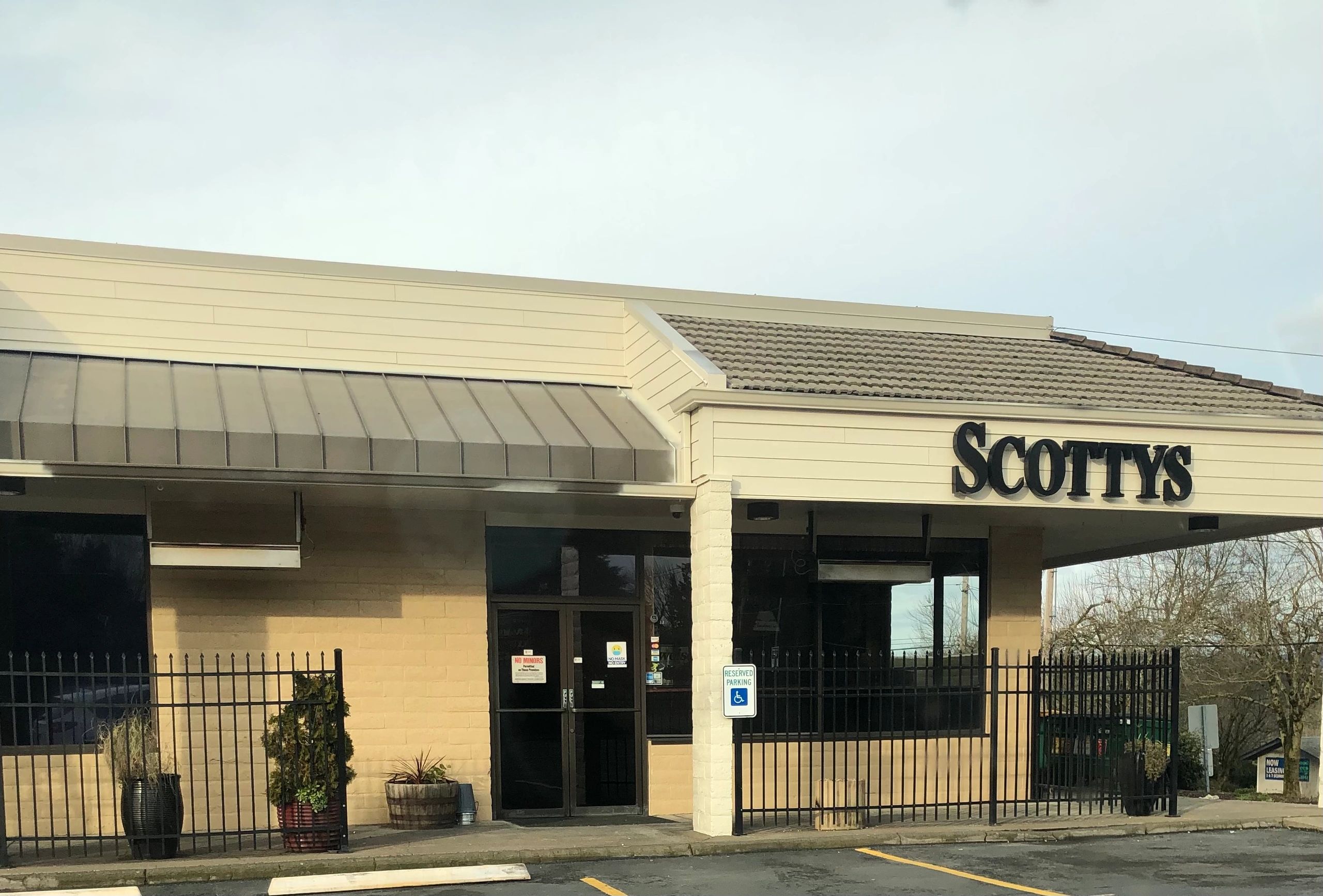 Bar, Sports Bar, Pub - Scottys Sports Bar - Tigard, Oregon