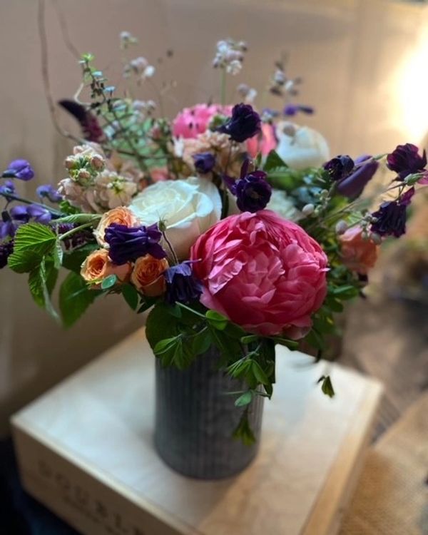 Farmhouse Box & Bloom - Floral, Custom Flower Arrangements