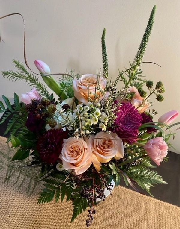Farmhouse Box & Bloom - Floral, Custom Flower Arrangements