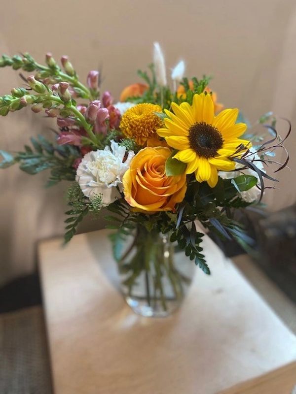 Farmhouse Box & Bloom - Floral, Custom Flower Arrangements
