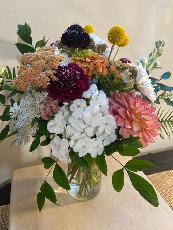 Farmhouse Box & Bloom - Floral, Custom Flower Arrangements