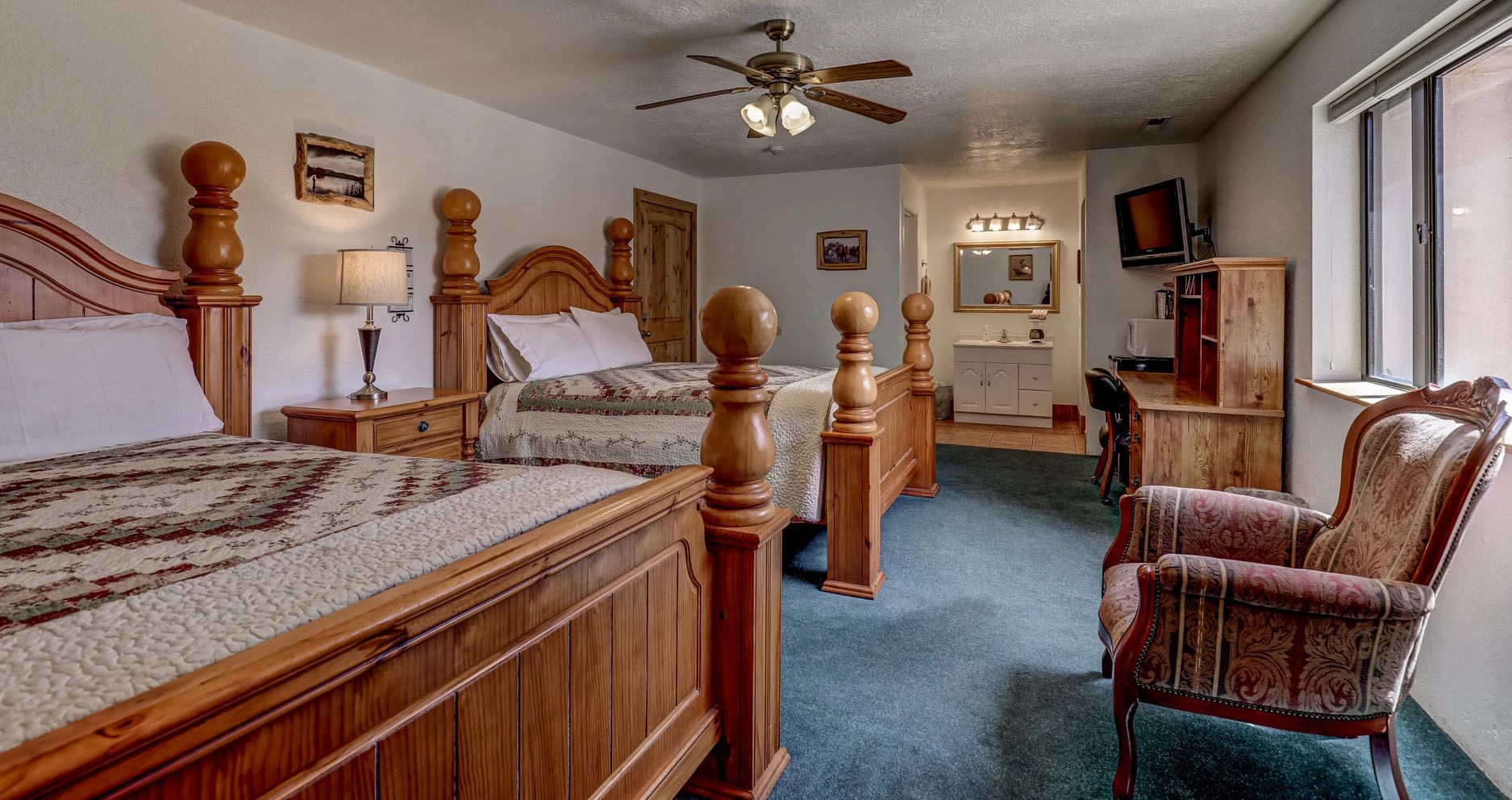 The Snuggle Inn - Lodging, Hotel, Lodging, Motels