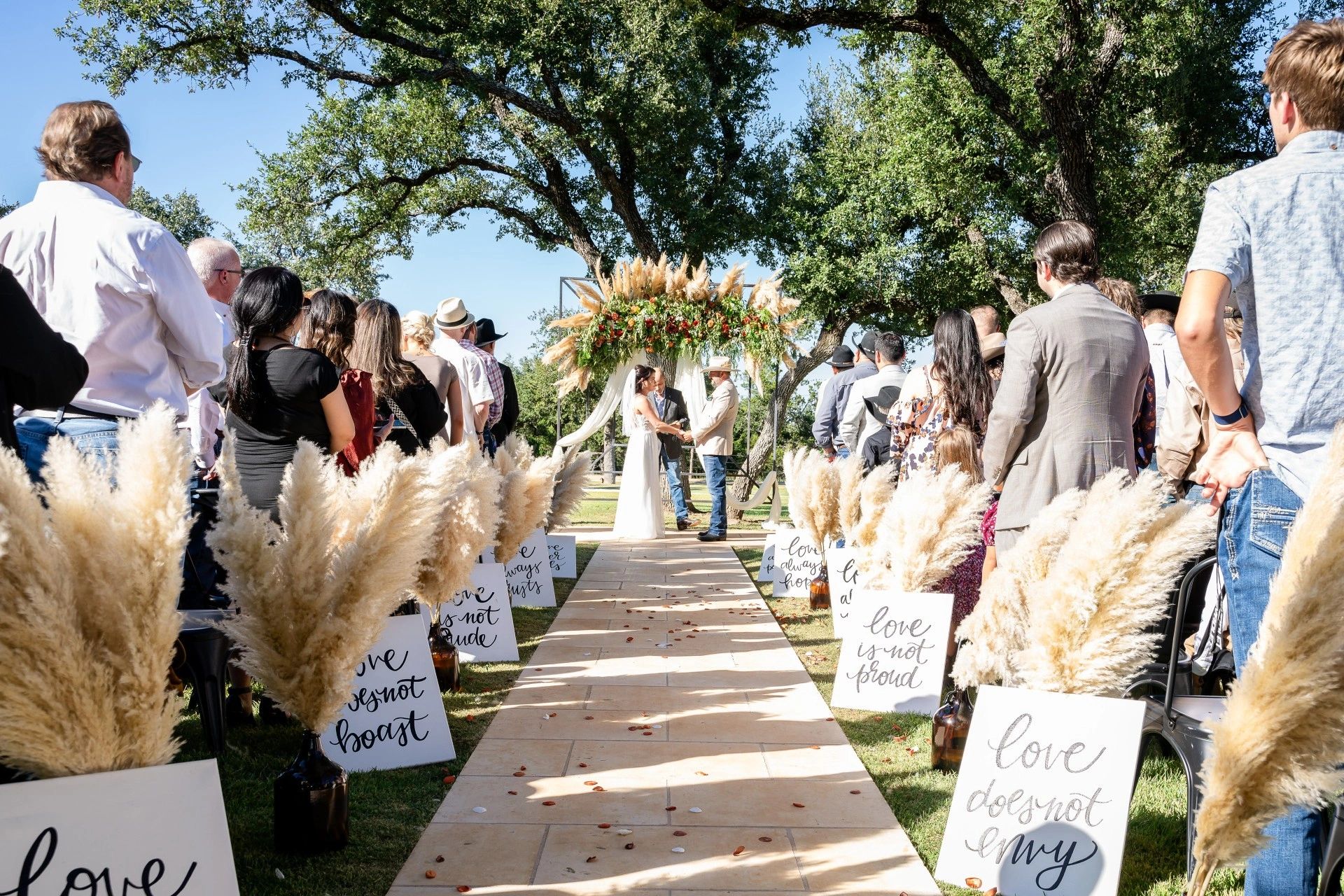 Fall Weddings in Fredericksburg, TX: A Perfect Option