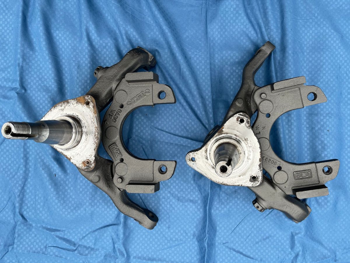1970-71 Cyclone/Torino/Mustang front disc brake spindles