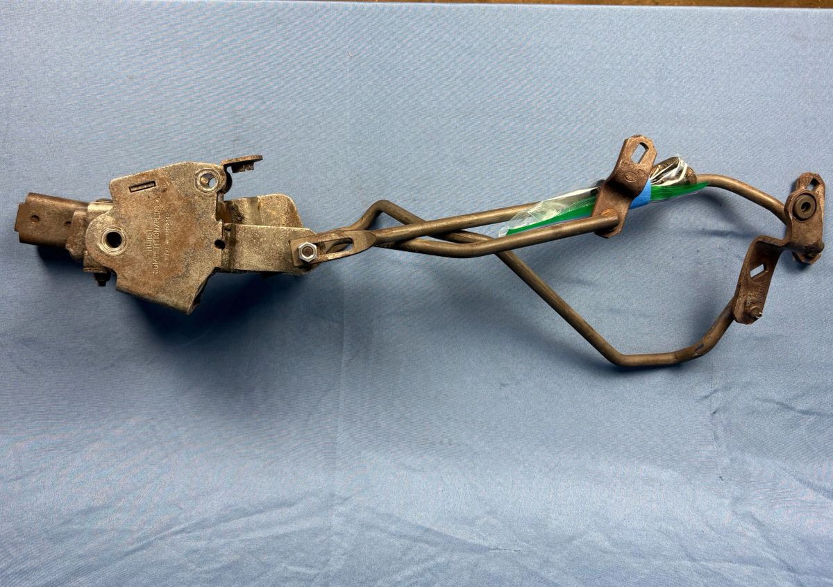 Hurst shifter with linkage rods for big block