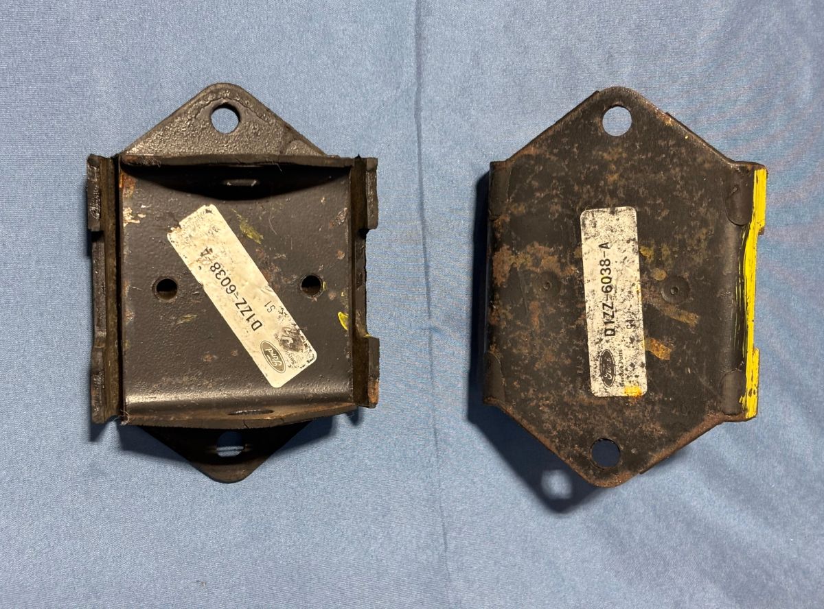 429 429CJ 429SCJ engine mounts/insulators NEW OLD STOCK FORD