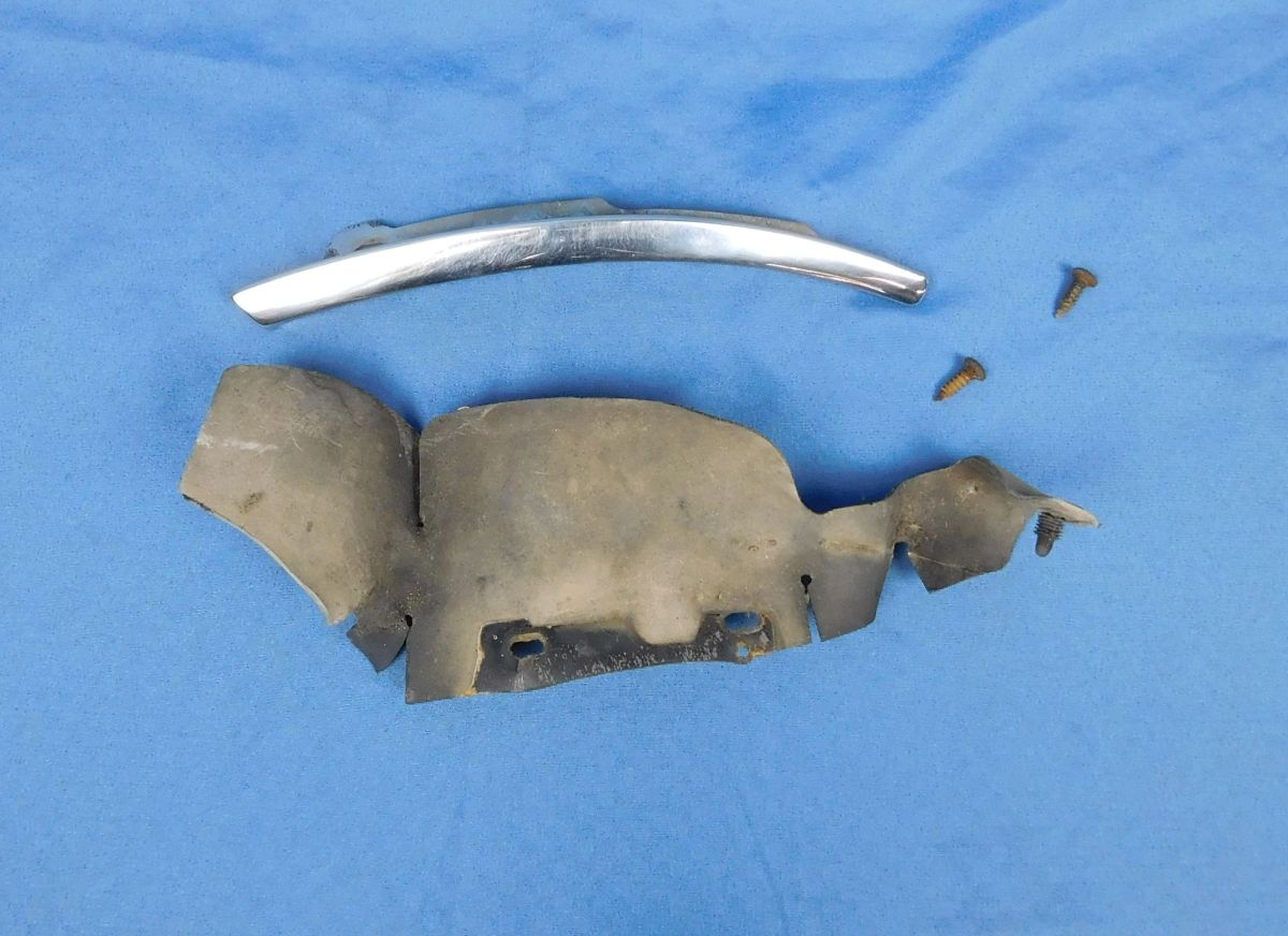 Right front fender stainless trim
