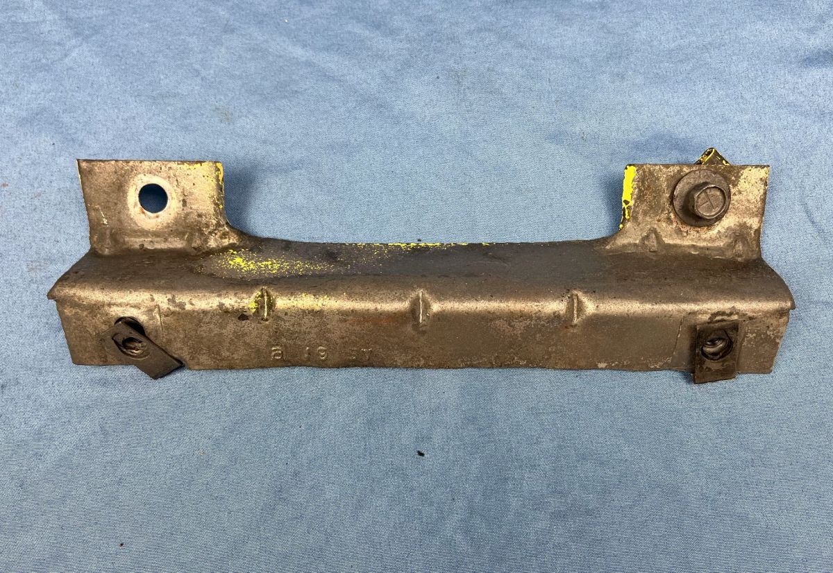 Rear license plate mount to body support