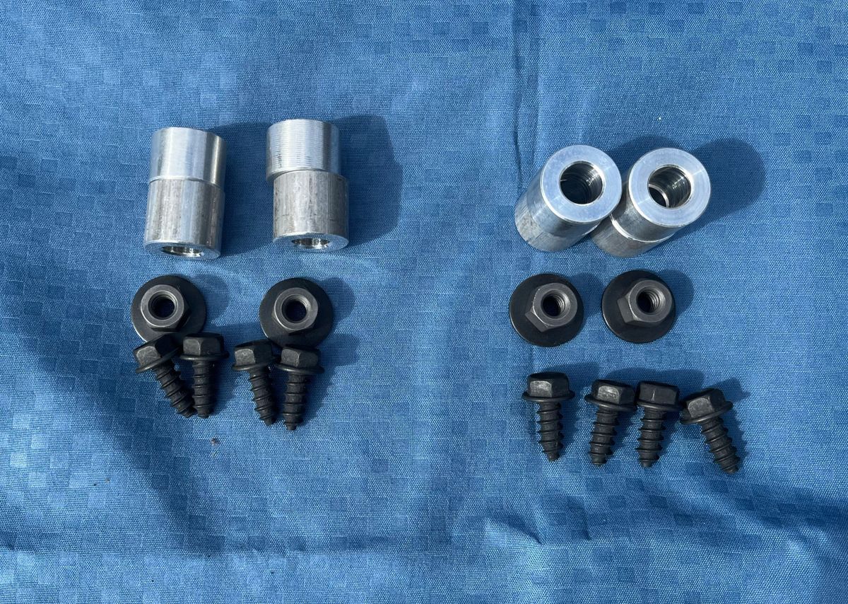 1970-71 Cyclone rear wing fastener set.