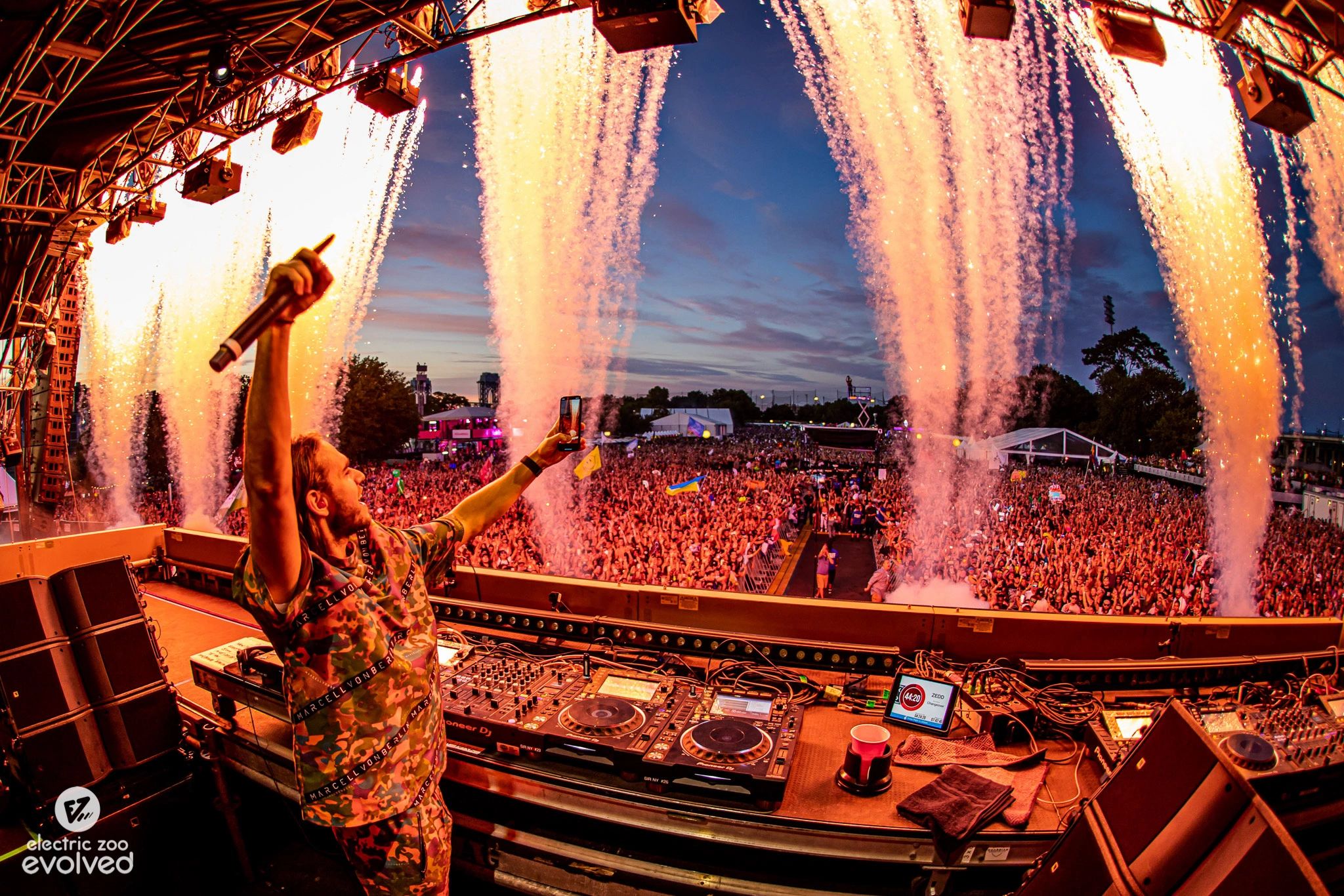 Power 98.5 Satellite Radio - Media and Broadcasting and News, Satellite ...