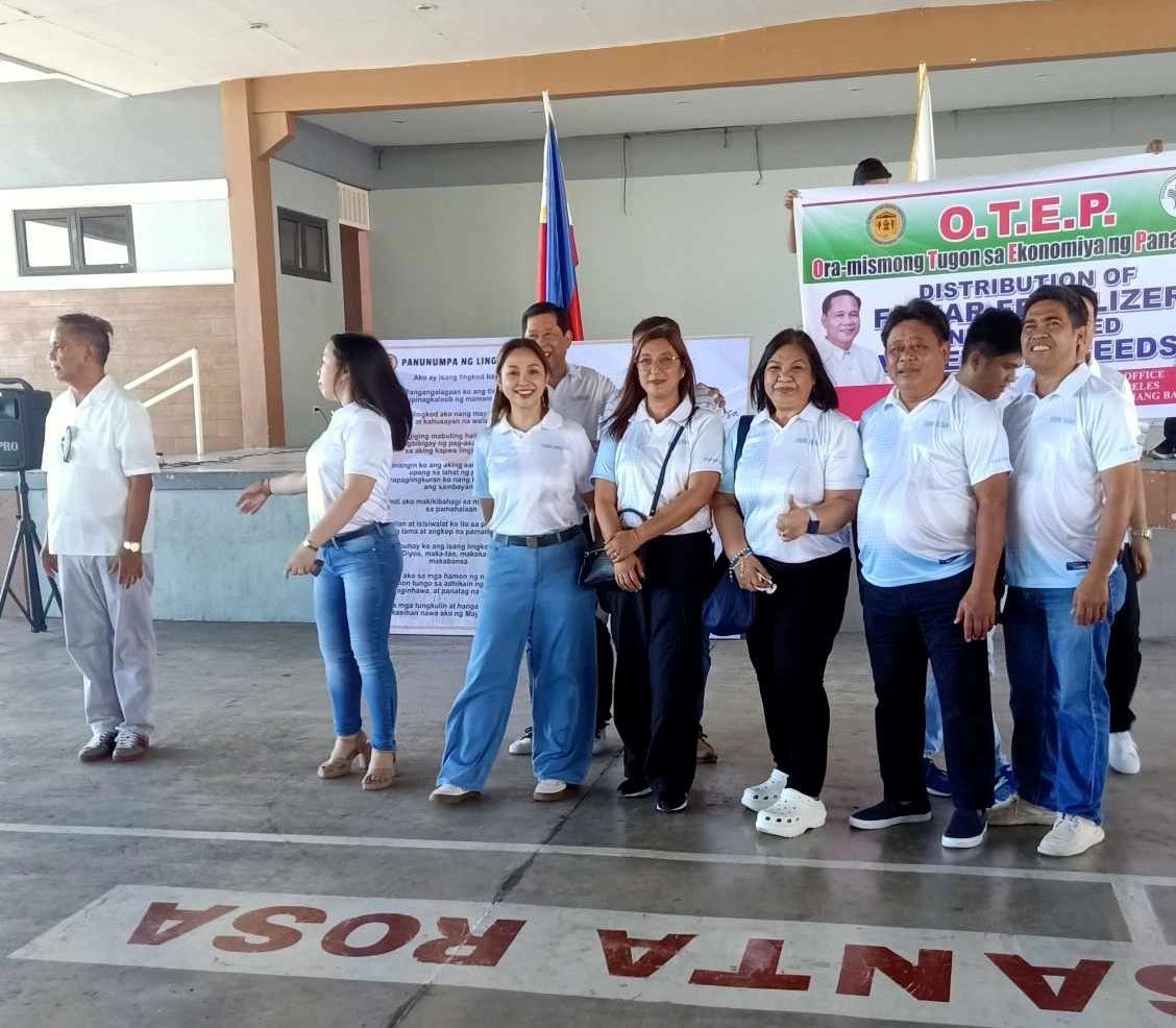 LGU Santa Rosa distributed foliar fertilizer and vegetable seeds.