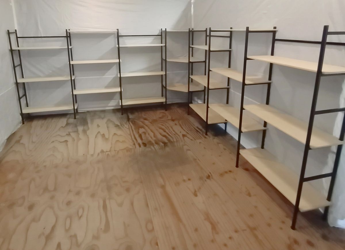 Full Corner Display Set