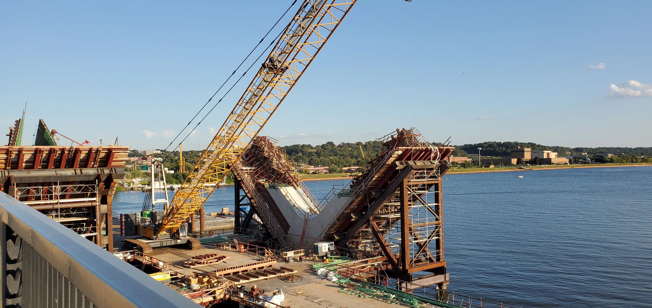 Progress on Douglass bridge, CBG sets up shop, more on 39 Steps