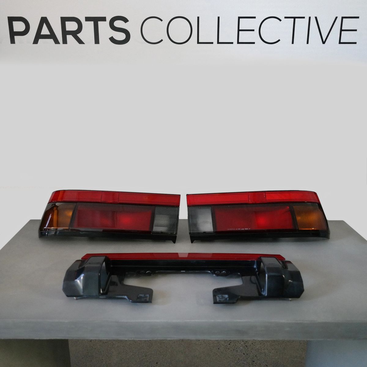 Toyota JDM AE86 Kouki Hatchback Tail Lights with Center Garnish, Set #1 ...