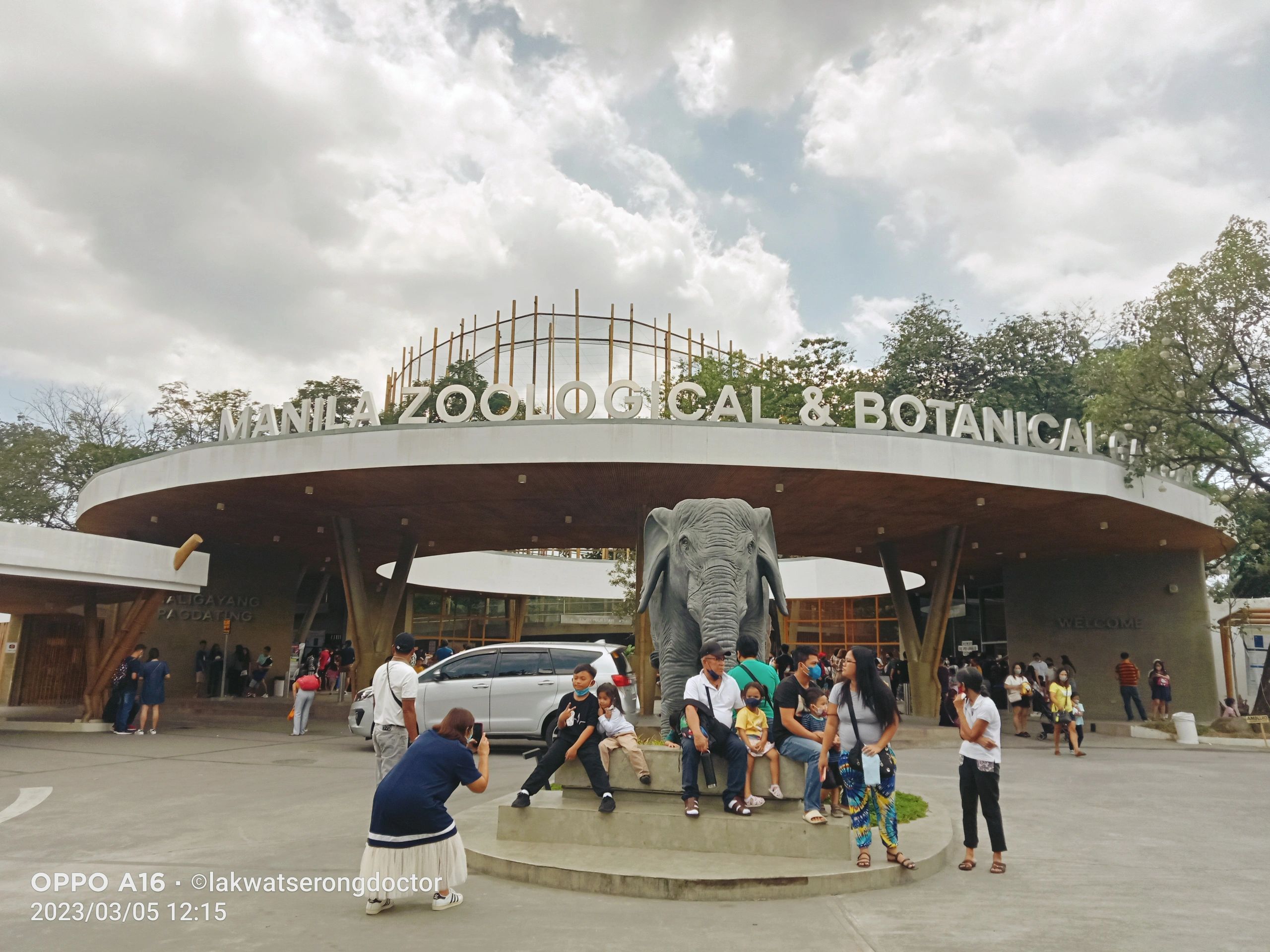 THE NEW MANILA ZOO