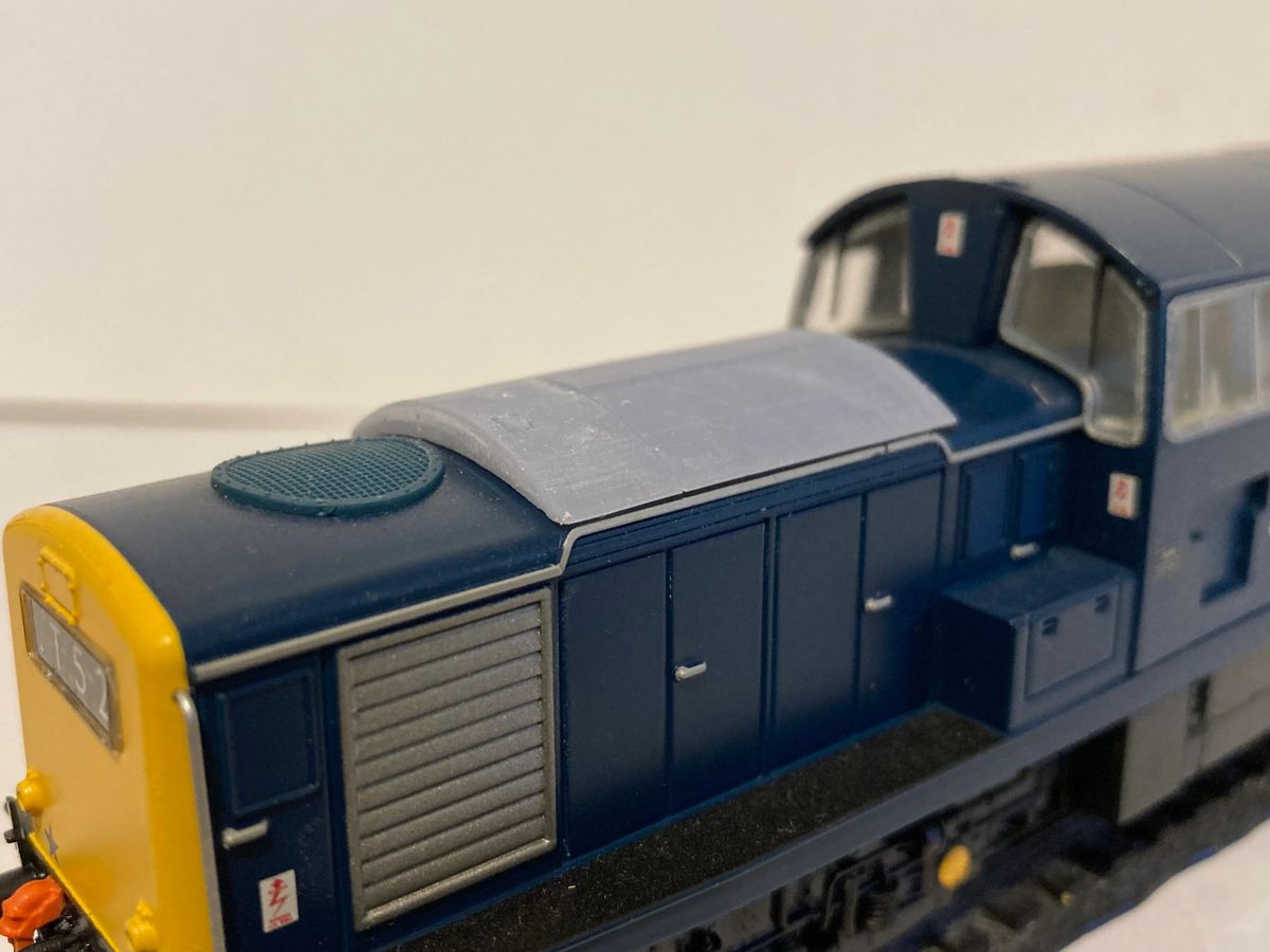 NIU2035 - BR Class 17 Rolls Royce Engine Bonnet Covers - OO Gauge