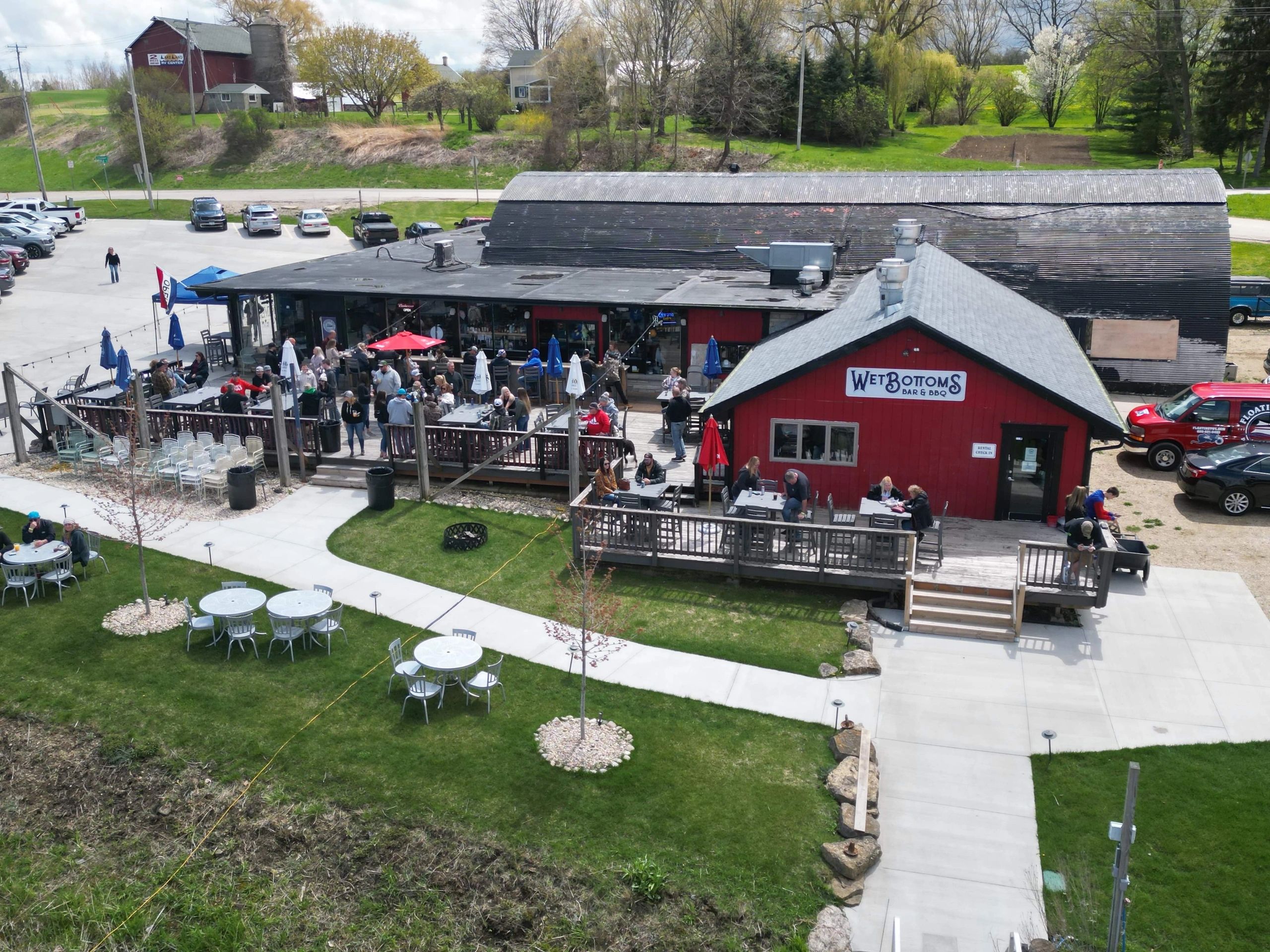 Drink and BBQ at Wet Bottoms Bar and Grill