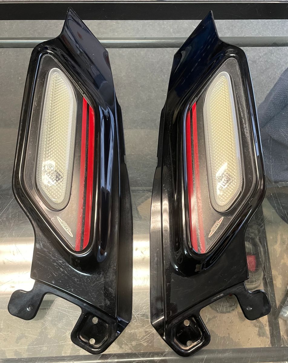 Mini Cooper JCW Side Scuttle Turn Signal Light and Trim pair