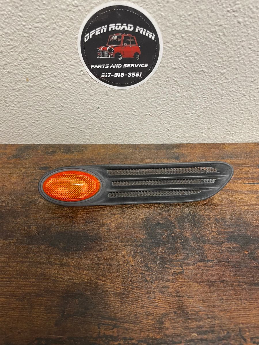Mini Cooper Right Side Scuttle Marker R50 R52 503560