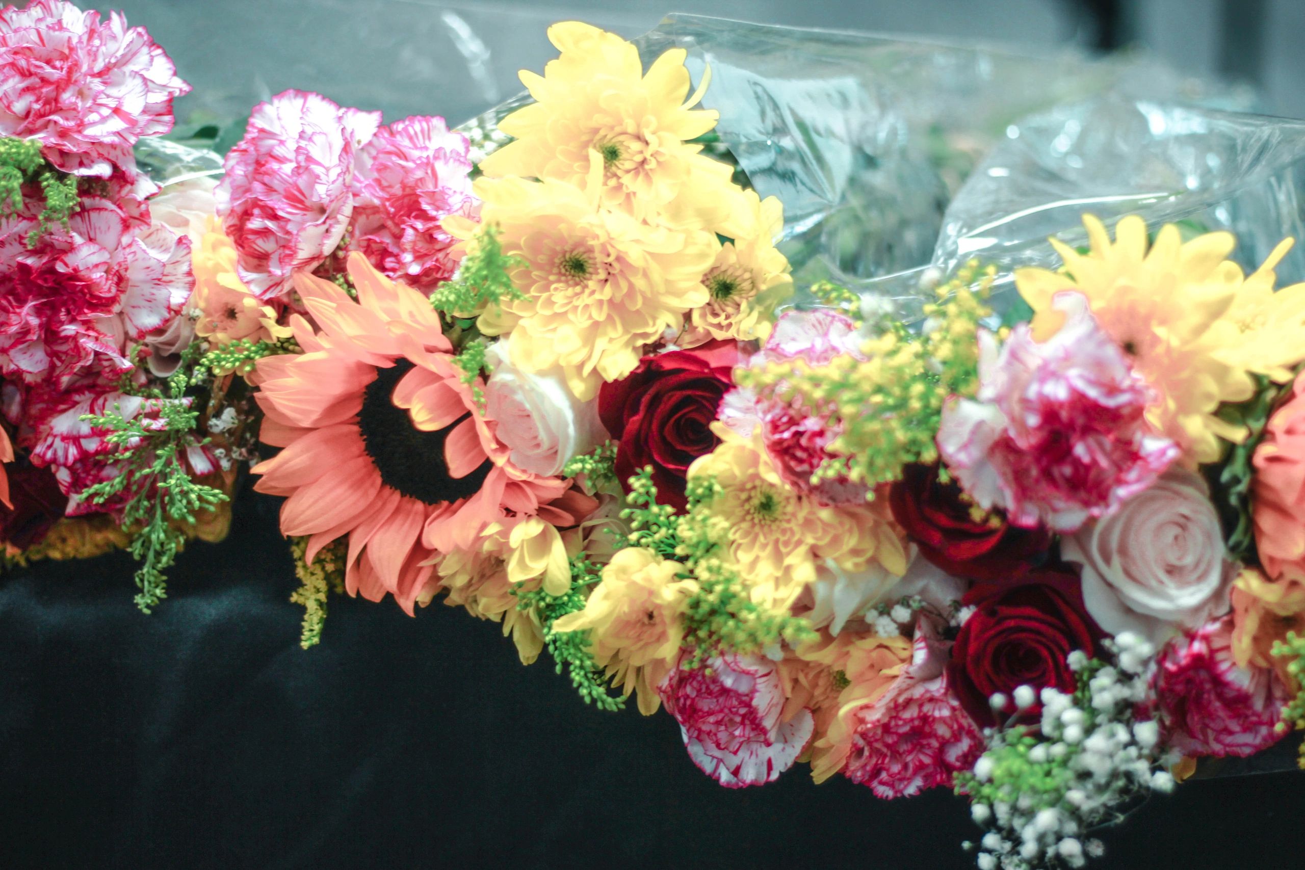 Gallery | Snap Attack Commencement Flowers