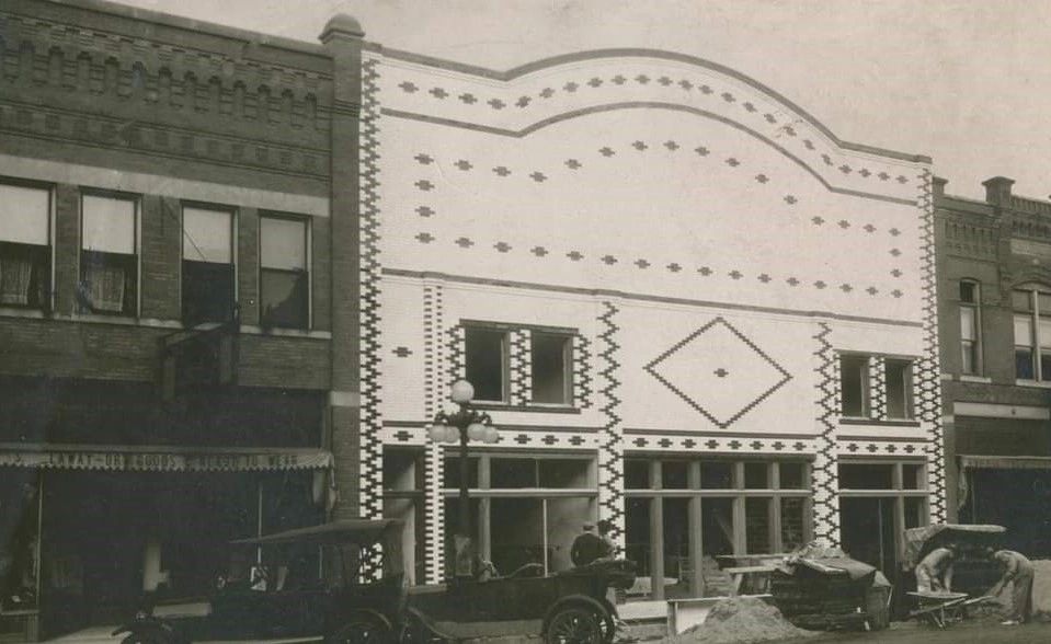 HOME [oelweingrandtheatre.com]