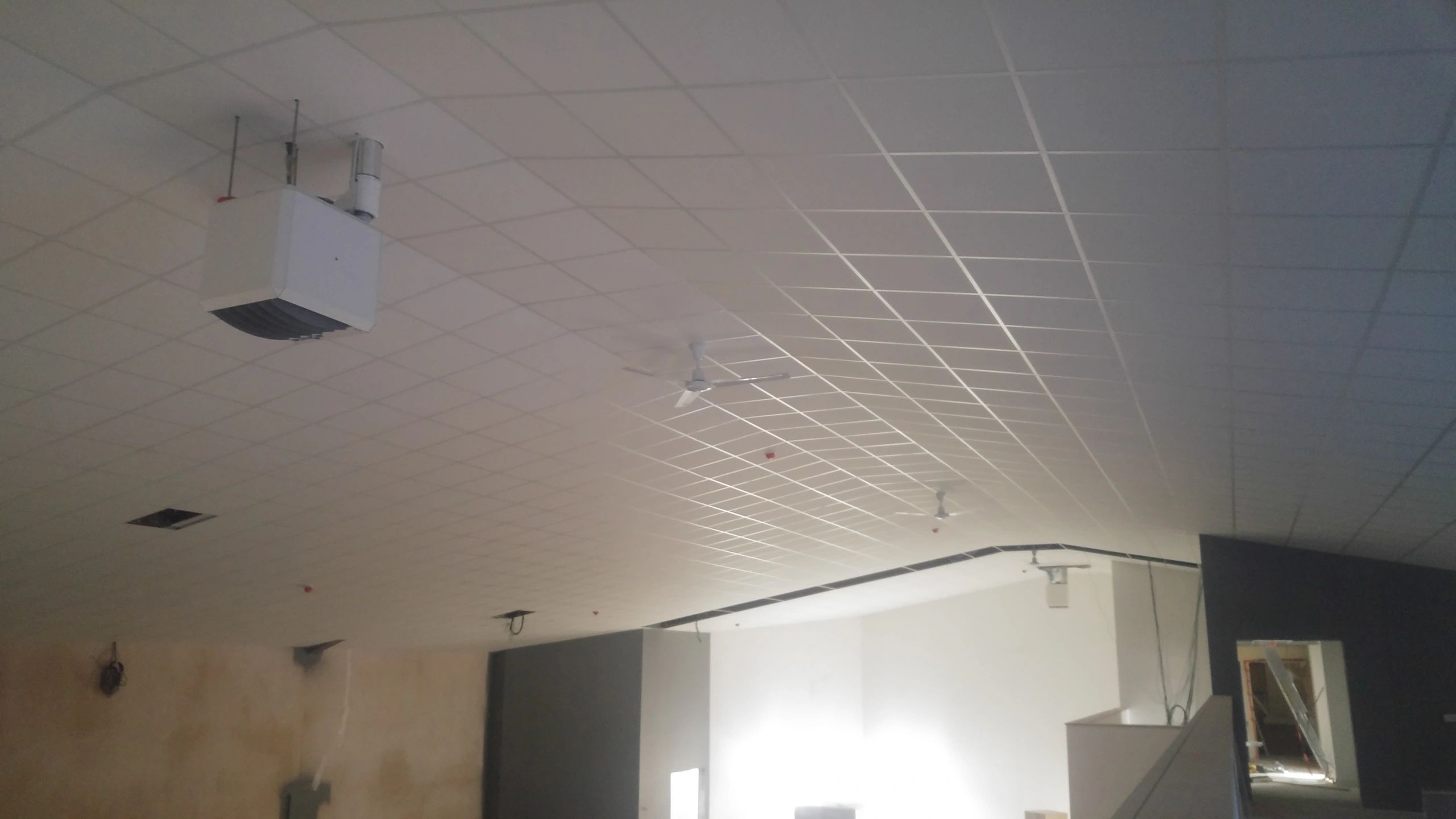 Solo Ceilings - Suspended Ceilings, Partition Walls, Ceiling