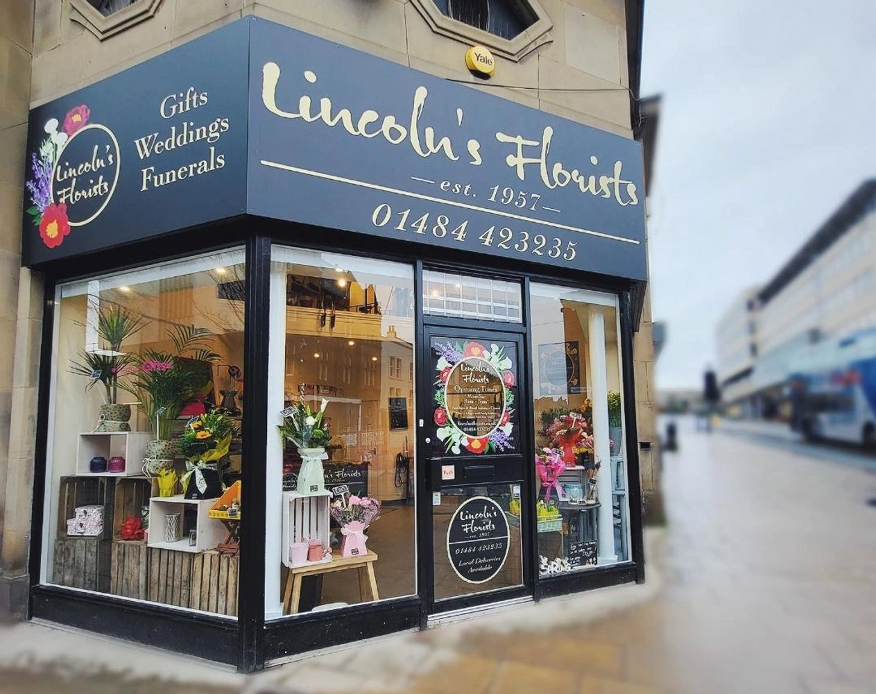 Lincolns Florists - Florist, Flowers, Flower Shop