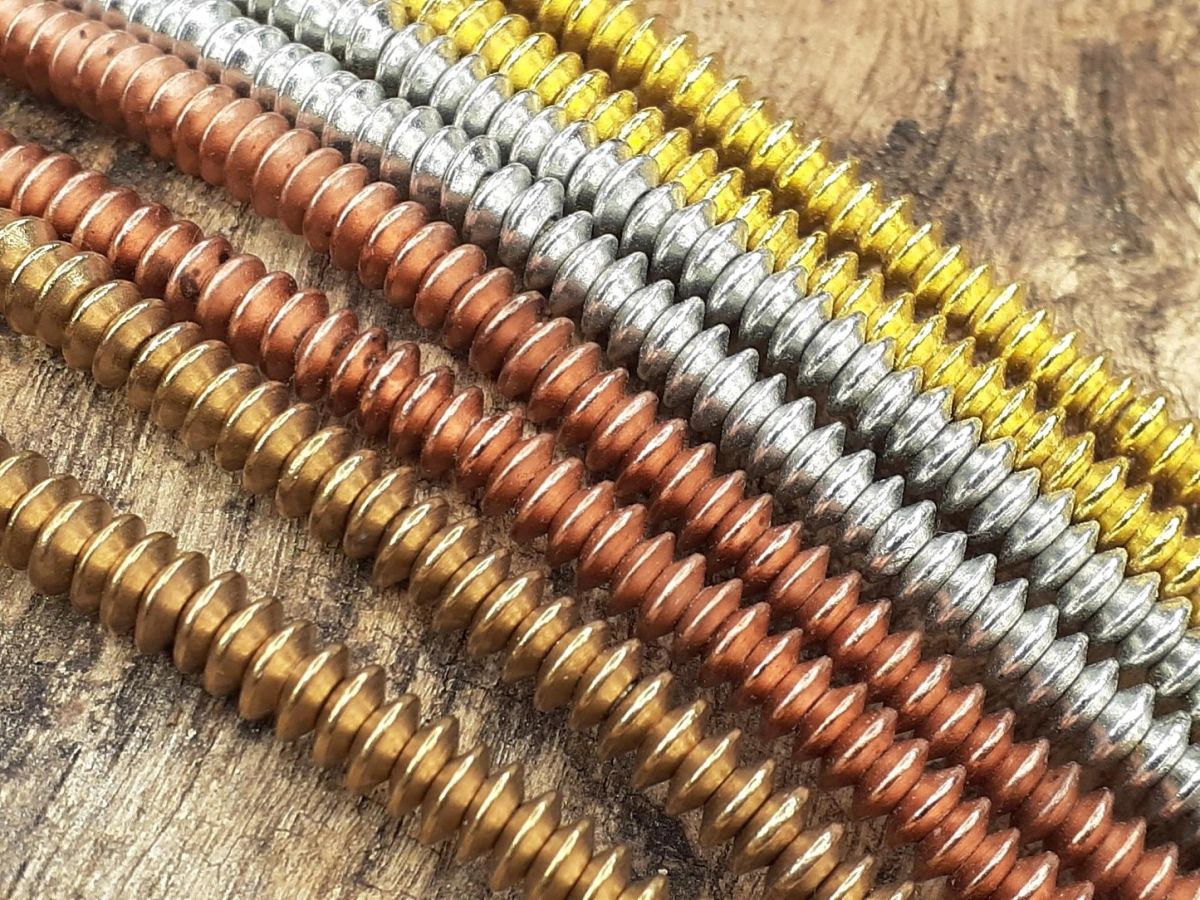 SAUCER SPACER STRANDS