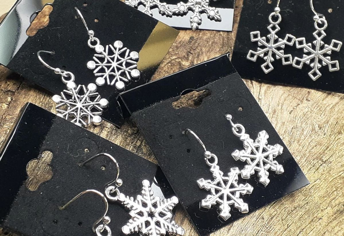 SNOWFLAKE EARRINGS