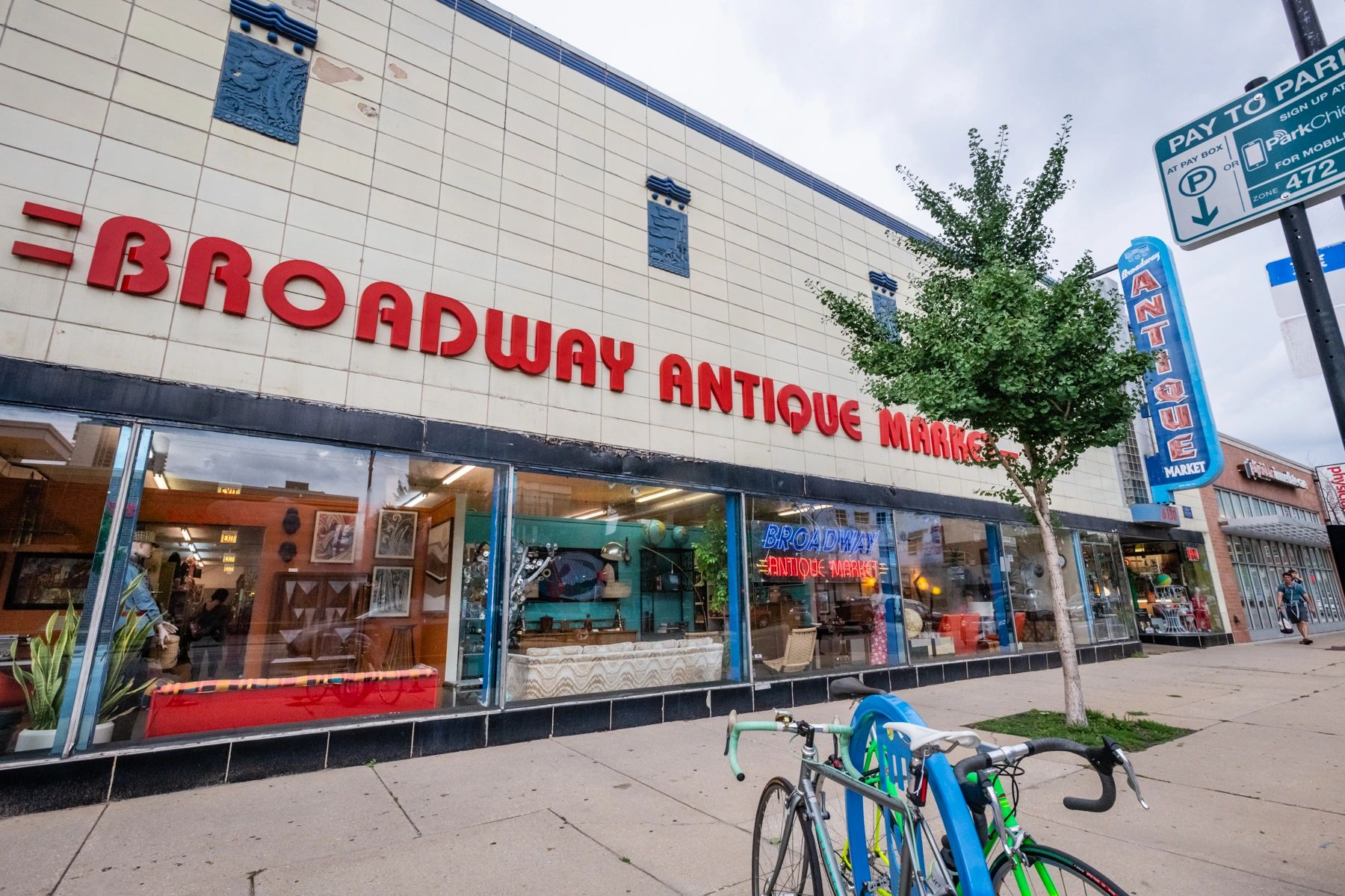 Broadway Antique Market