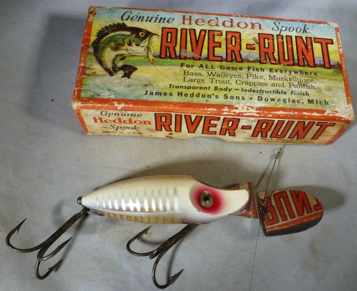 Heddon Go Deeper River Runt in Red and White Shore in Correct Box