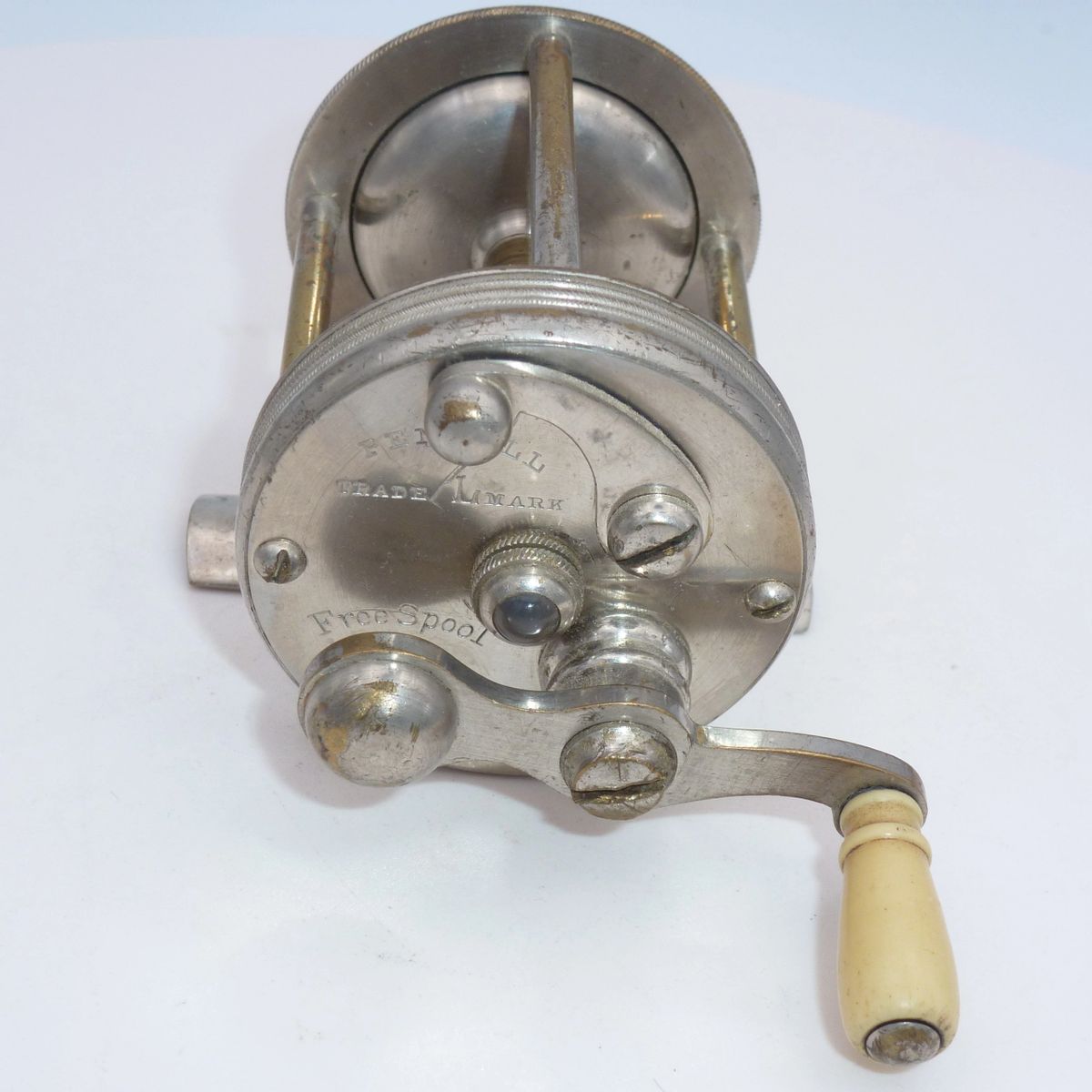 Pennell Free Spool Non-Level-Wind 60-Yard Reel, Large Smoky Jewels