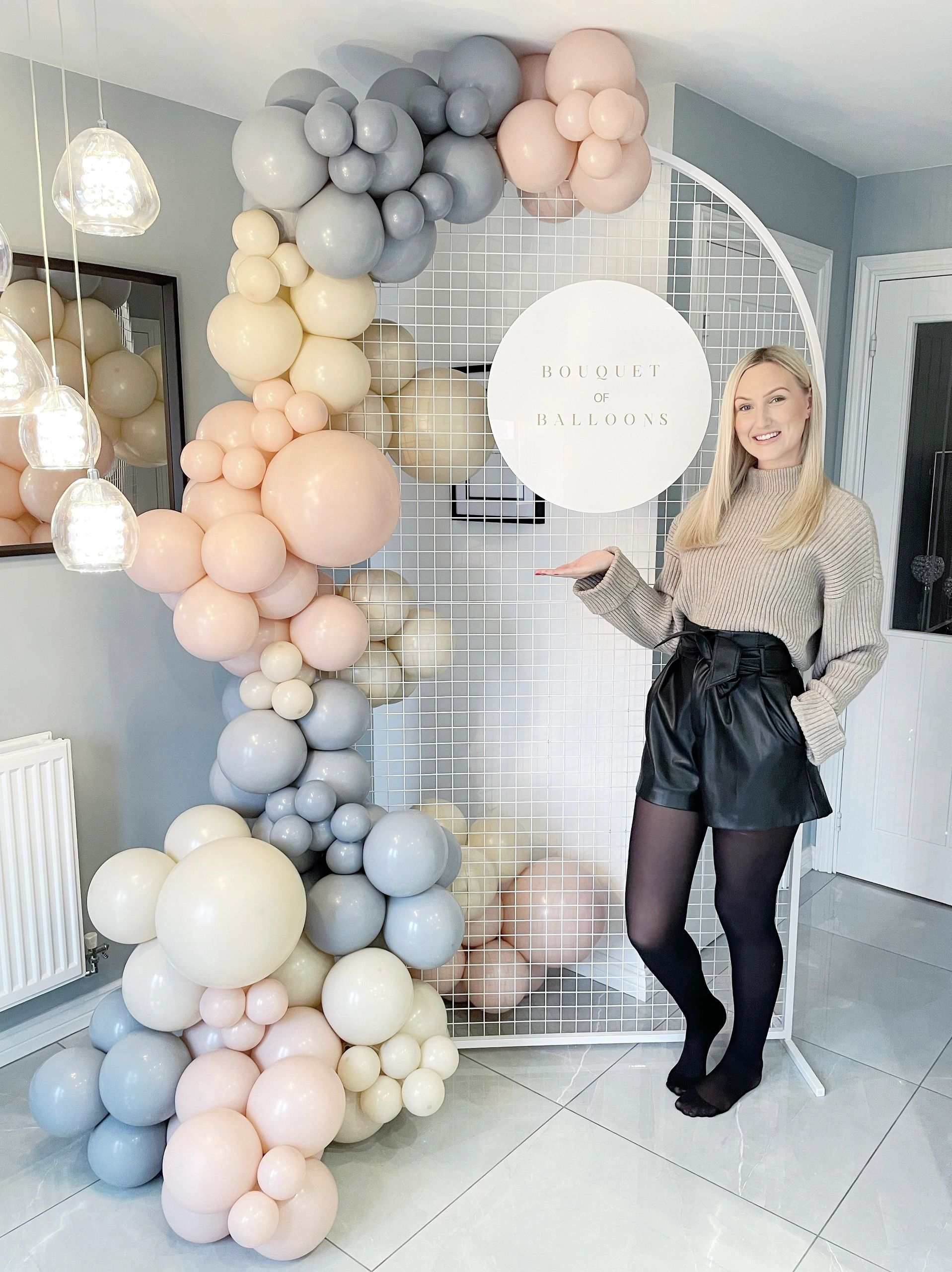 BUILD A STACK | Bouquet of Balloons