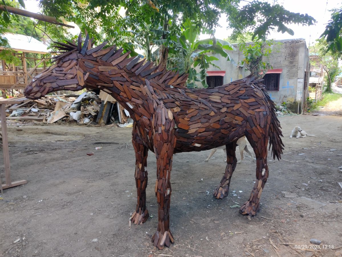 Life Size Old Wood Kabayo