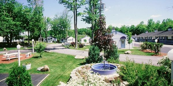 Motel Cottages - Exit 5 Motel & Cottages