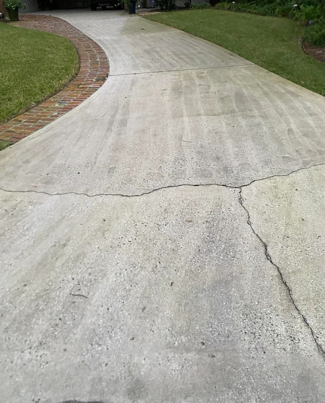 Why Your Driveway Has Streaks After Cleaning: Causes and Solution