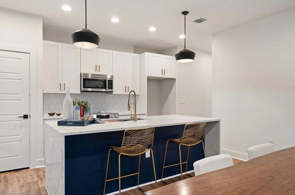 Cabinets & countertops castle