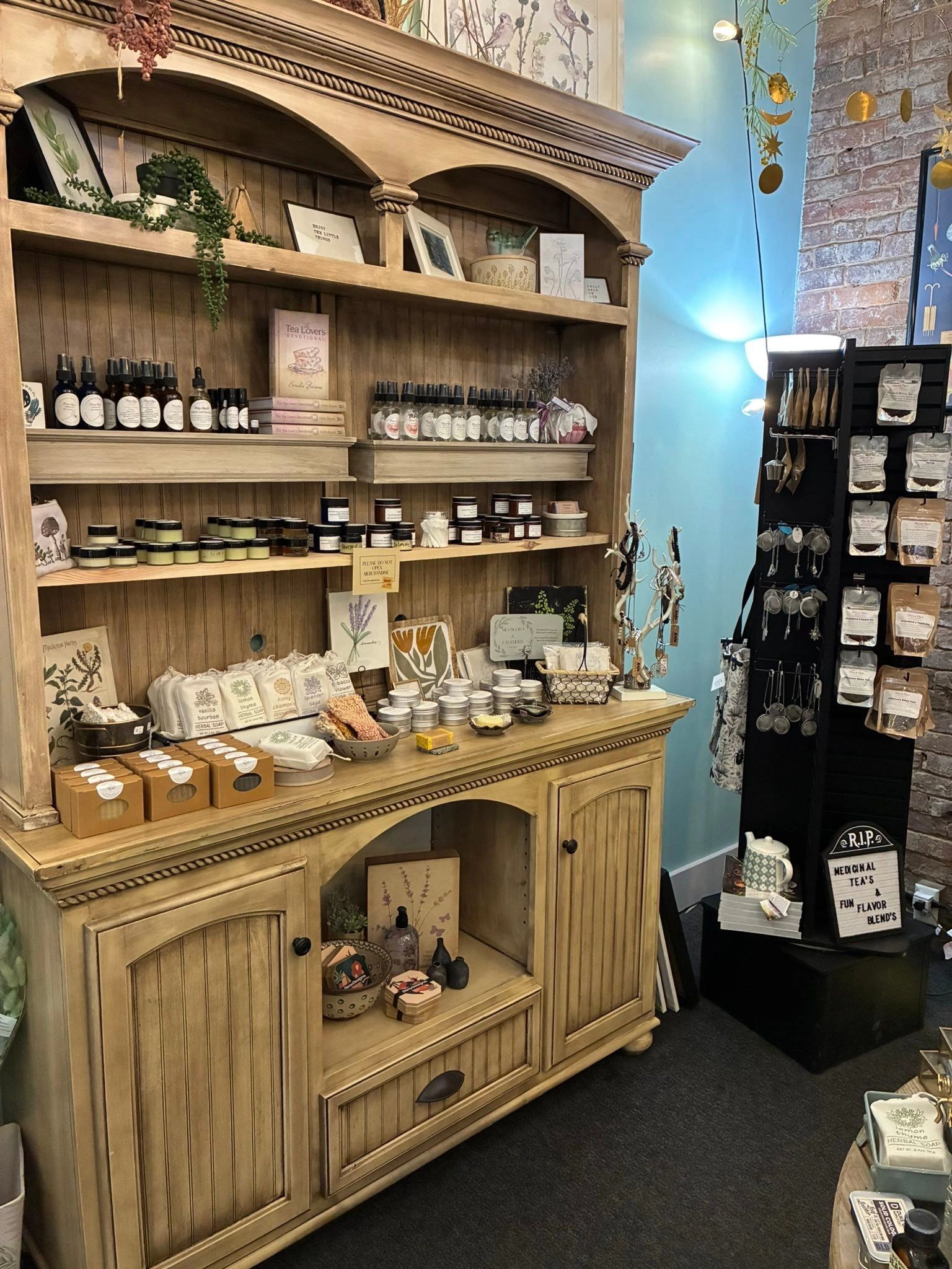 Visit the Bell Buckle Tea for Herbal Delights!