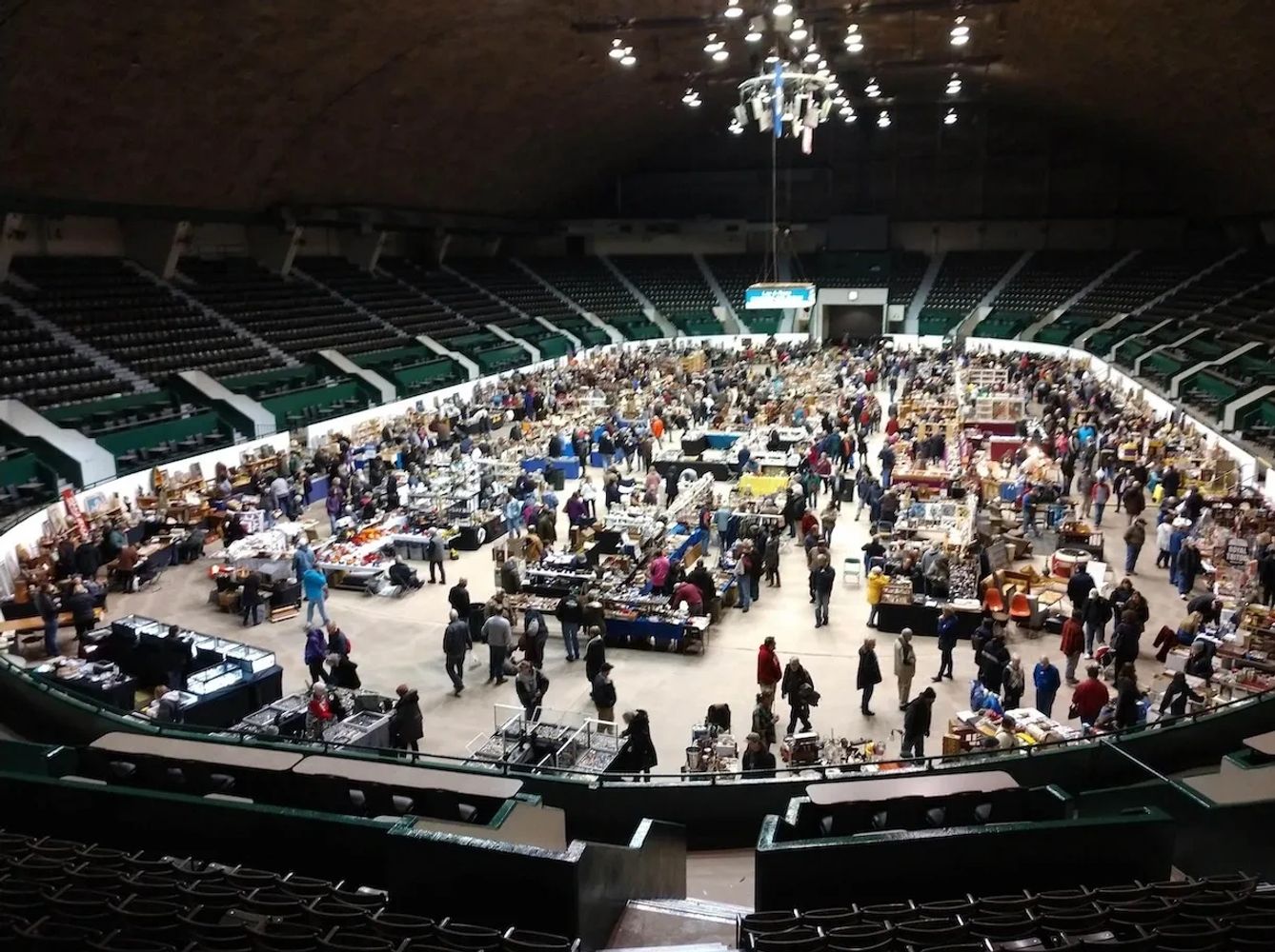 HOME [mnantiqueshows.com]