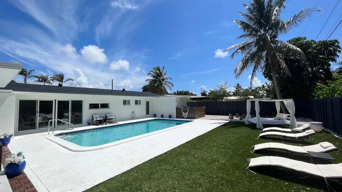 Pompano Beach Aloha Condos - VISTA VACATIONS RENTALS FLORIDA