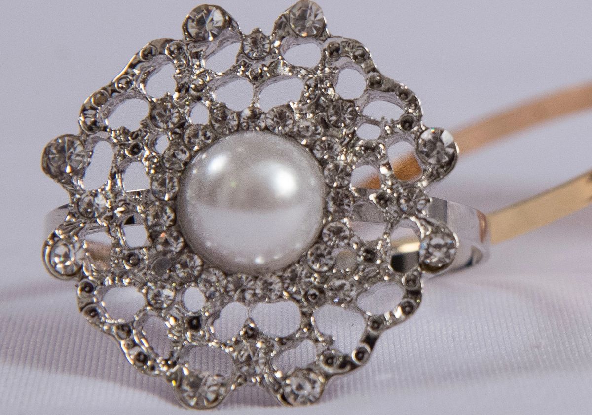 Glitz Collection - Silver Napkin Ring