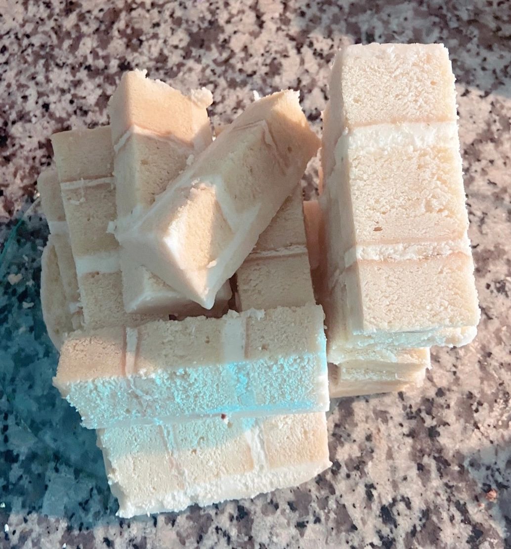 How To Properly Slice a Layered Cake