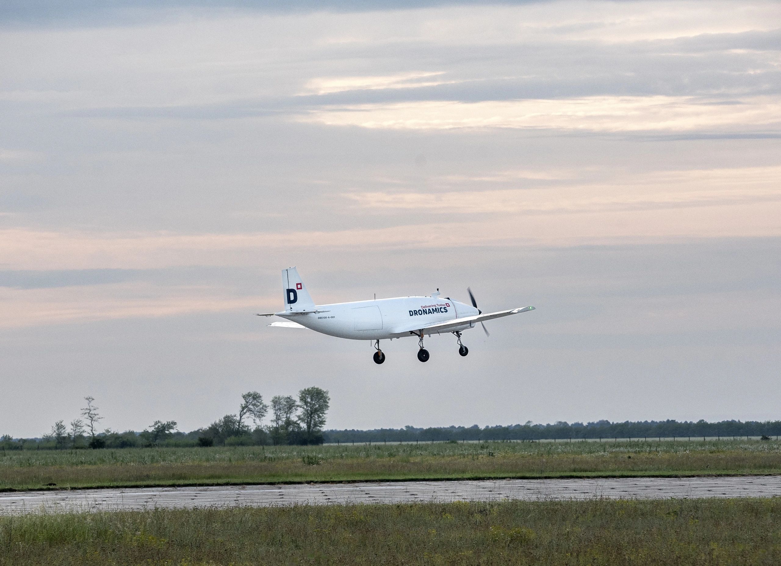 Dronamics Cargo Drone Takes First Flight