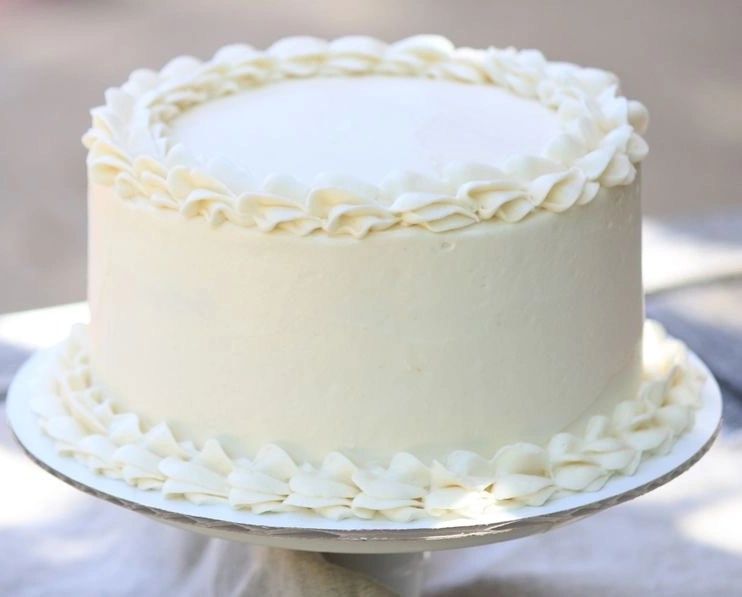 CARIBBEAN 8 INCH CAKES: RED VELVET, CHOCOLATE OR VANILLA CAKES